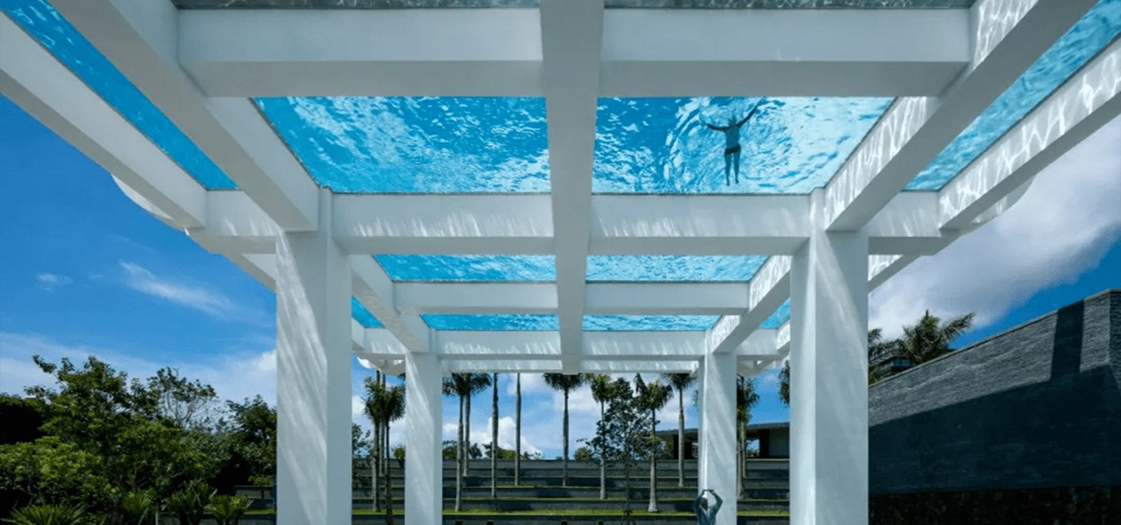 acrylic-glass-walled-pool